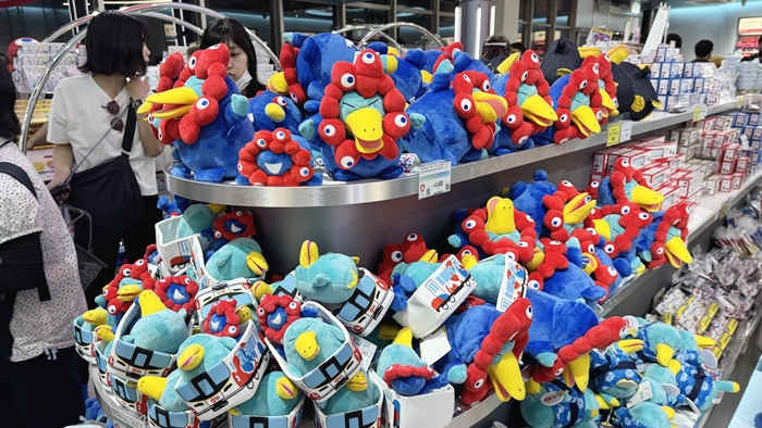 萬博官方周邊專賣店西口篇，超搶手的「萬博紀念版ICOCA卡」就在這！ | Japaholic