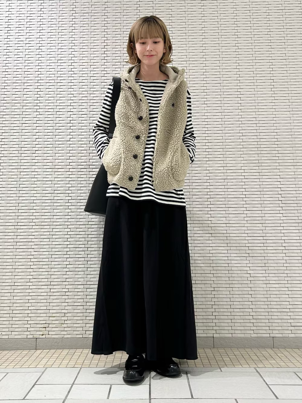 2025秋冬日本女生实用穿搭术！以「毛绒背心」叠搭层次焦点 – Japaholic CN